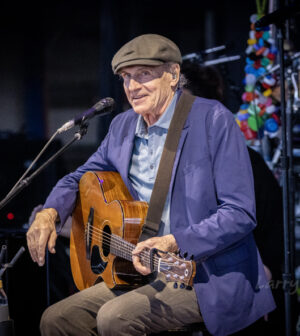The Real Story Behind James Taylor's "Fire and Rain" - Music News And Views